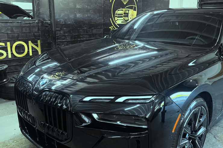 Crystal Auto Collision Offers Auto Body Painting in Hollywood, FL 33020